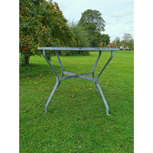 Galvanised Round Table 1m | Waterperry Gardens - Oxfordshire Garden ...
